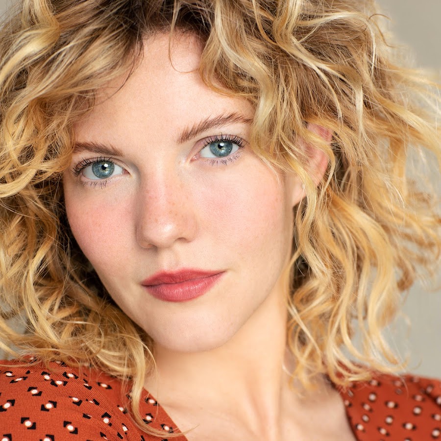 Caitlin Hutson - YouTube