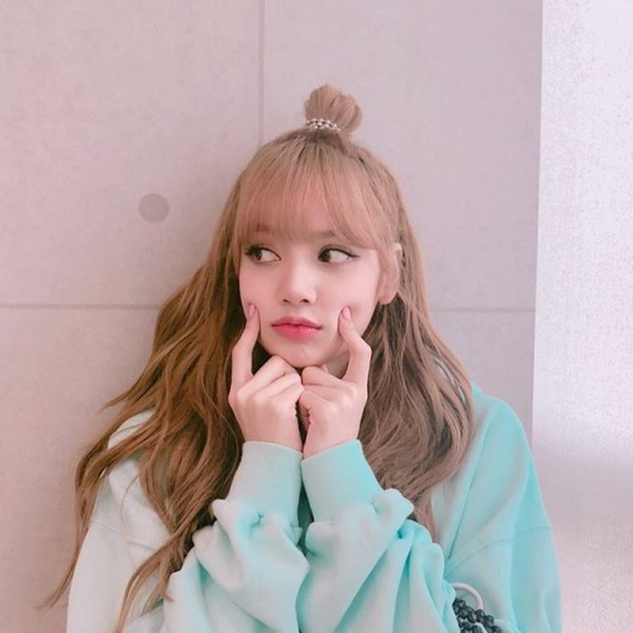 LISA BLACKPINK - YouTube