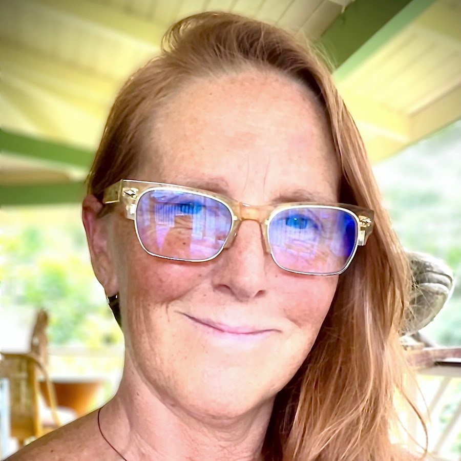 Lisa Elliott - YouTube