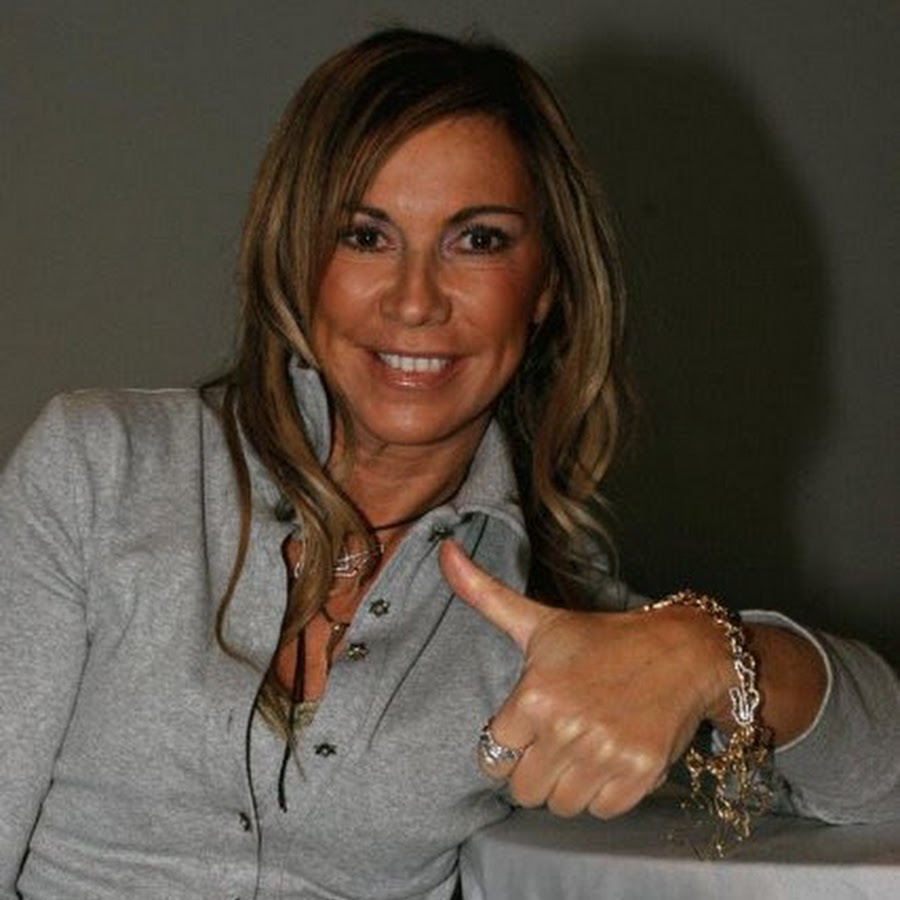 claudia peroni - YouTube