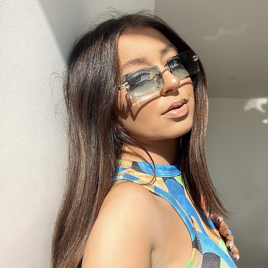 Anastasia’s Vlogs - YouTube