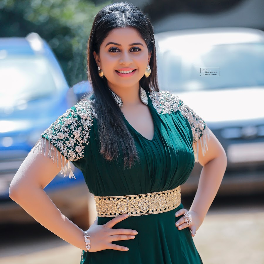 Anushree Anchor - YouTube