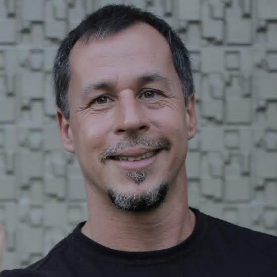 Pedro Lôbo - YouTube