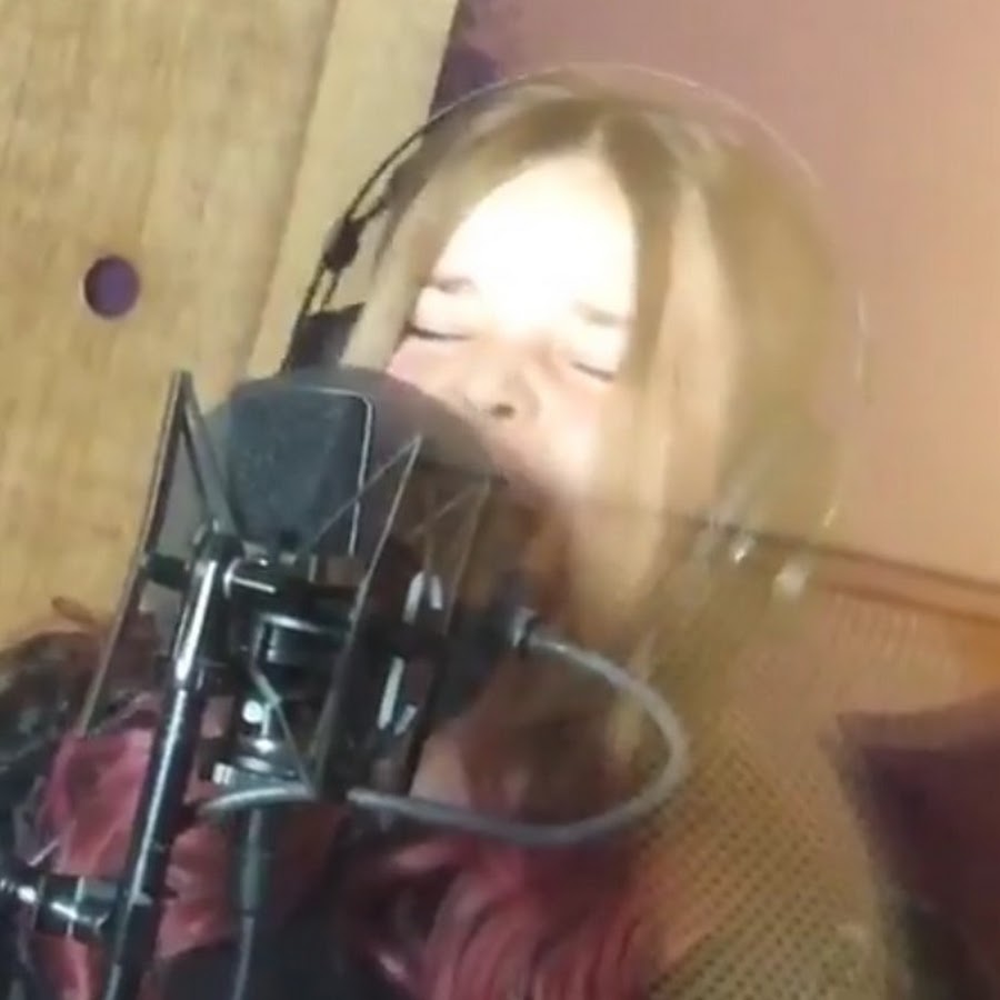 Nevaeh Singer - YouTube