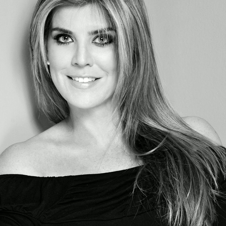 Official Ana Q - YouTube