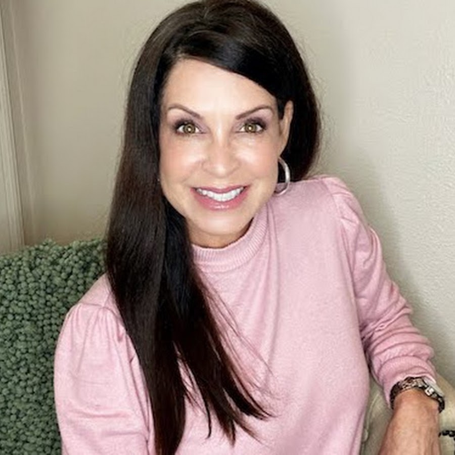 Makeup Obsessed Mom - YouTube