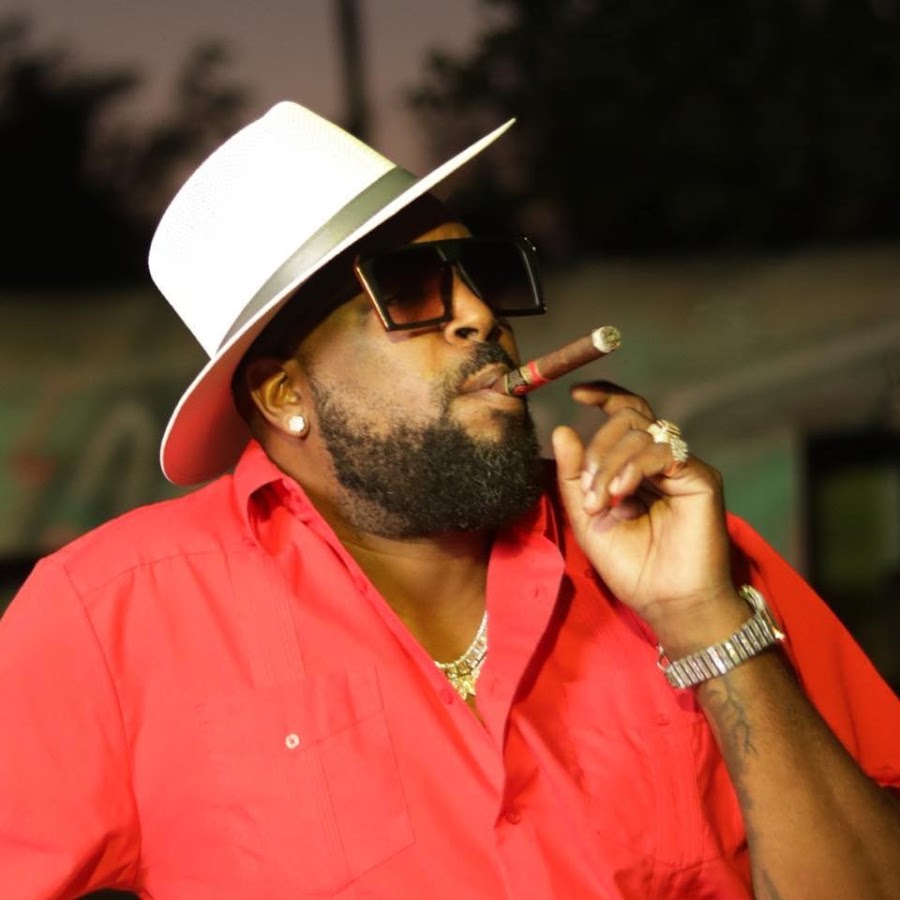 El Micha Oficial - YouTube