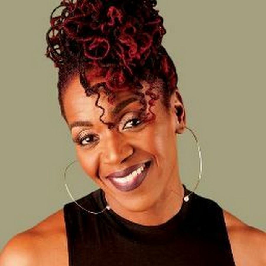 Meshelle The Indie Mom of Comedy - YouTube