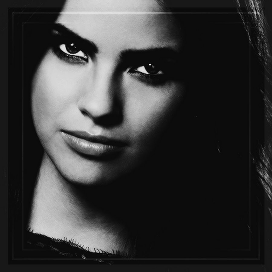 Felicity Smoak - YouTube