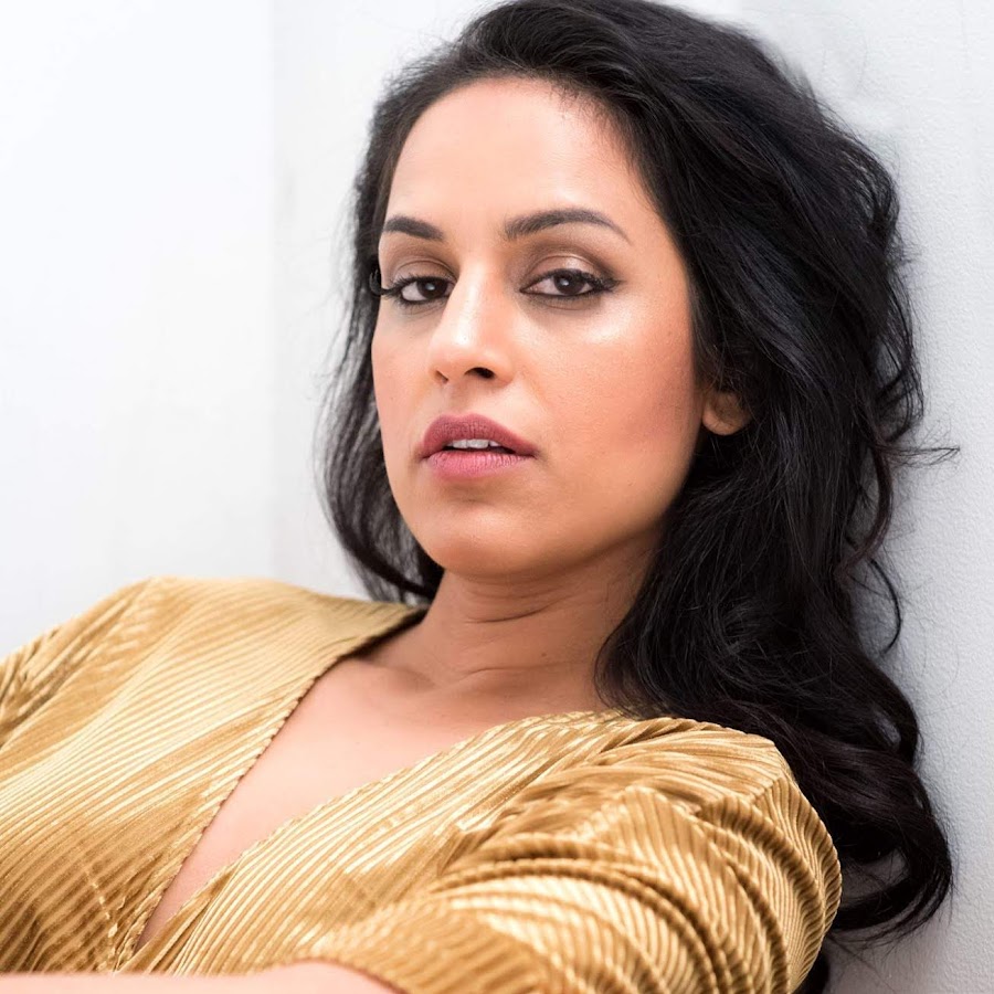 Agam Darshi - YouTube