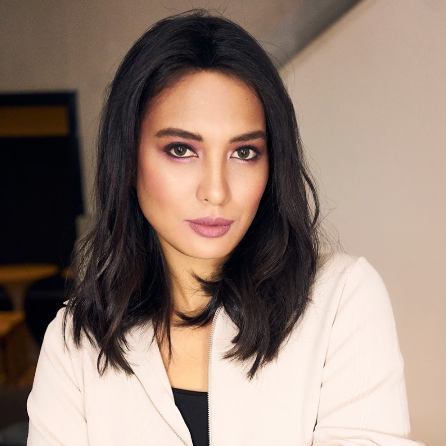 Isabelle Daza - YouTube