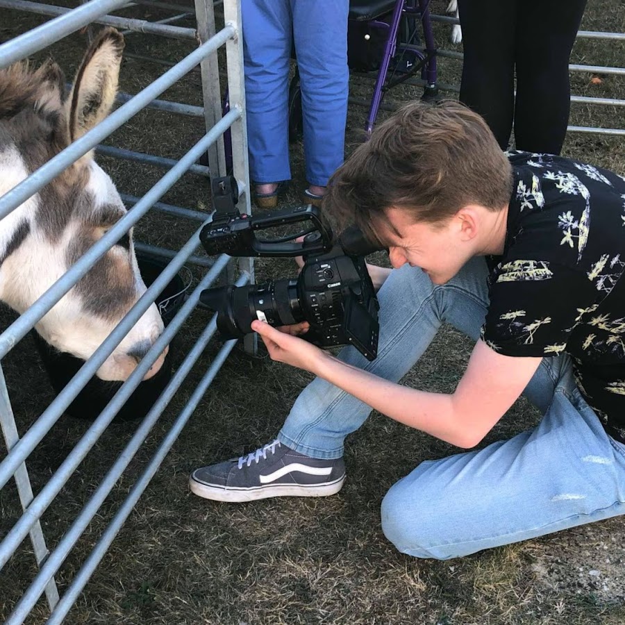 Peter Halliday - YouTube