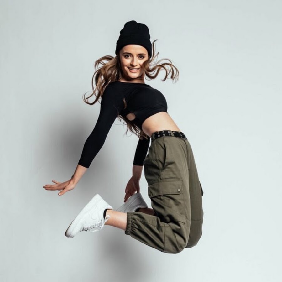 Kelly Sweeney Dance - YouTube