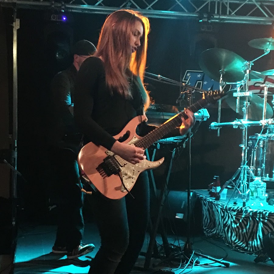 Bella Perron - YouTube