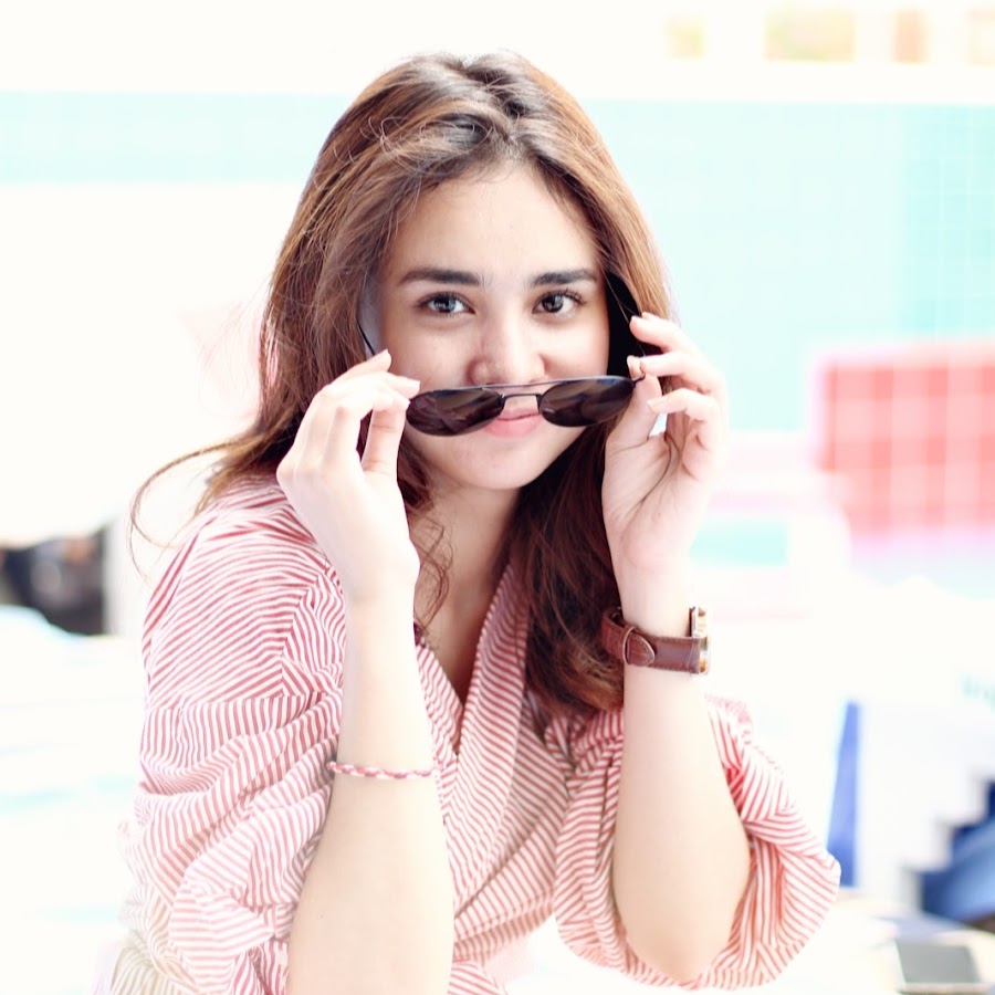 Michelle Ziudith - YouTube