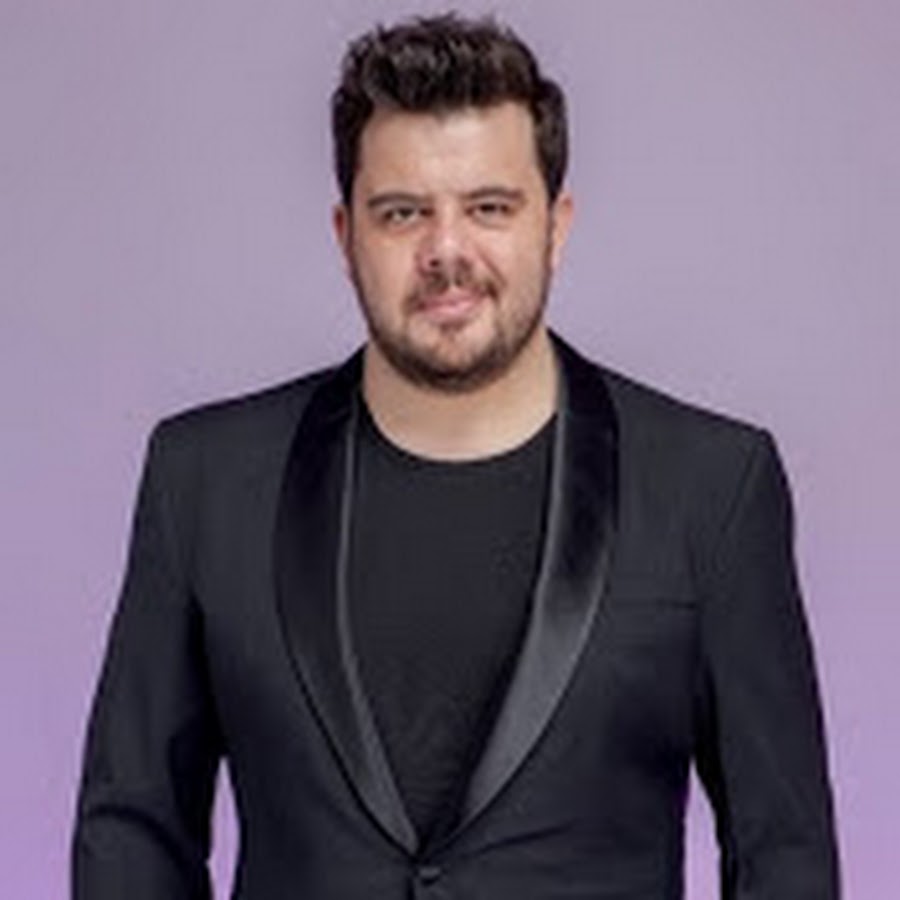 Eser Yenenler Show Official - YouTube