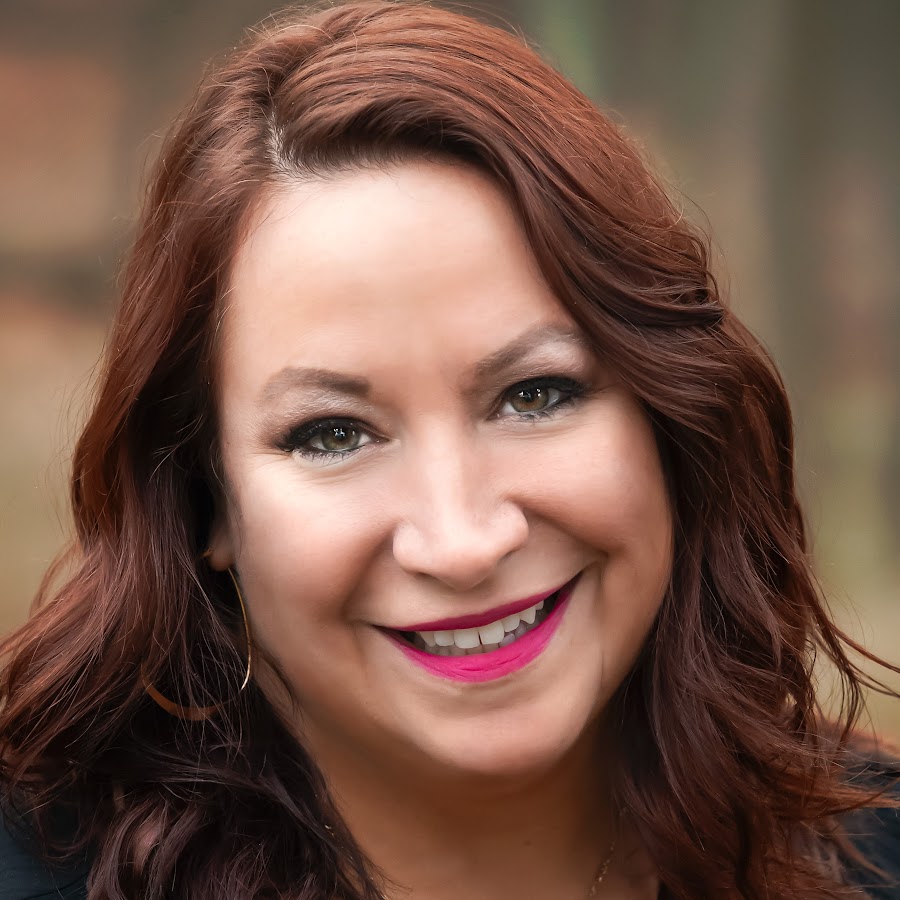 Jennie Marie Empathic Psychic Medium - YouTube