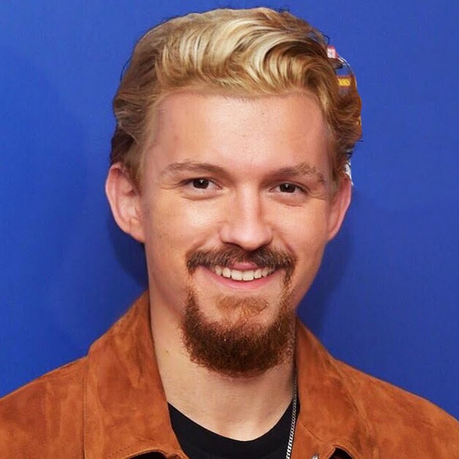 Hom Tolland - YouTube