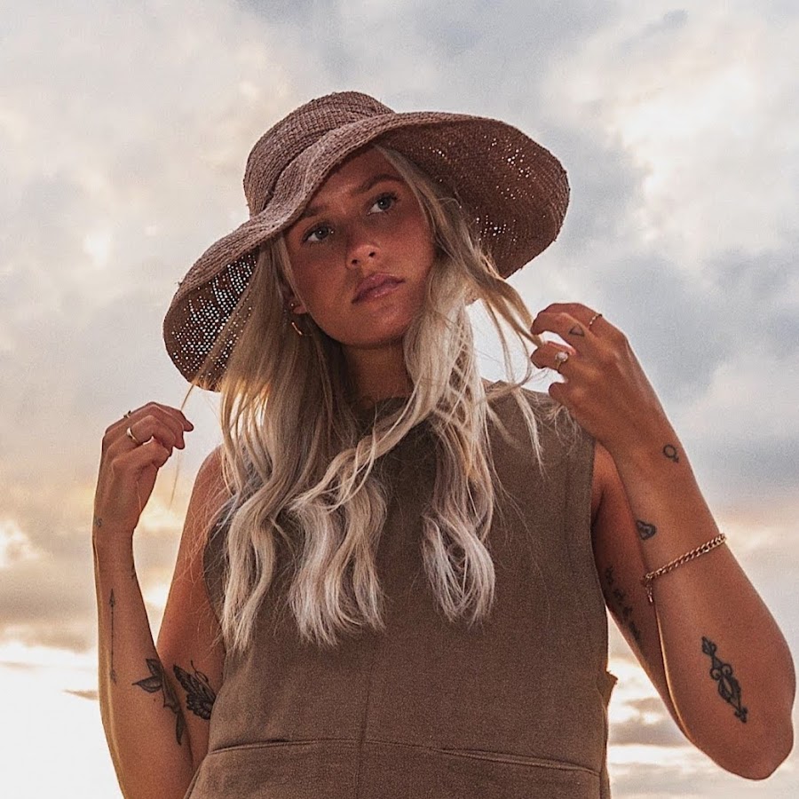 Lilly Ahlberg - YouTube