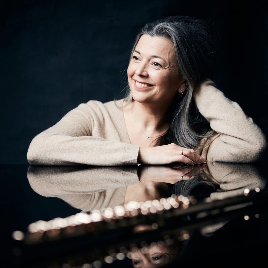 Emily Beynon - YouTube