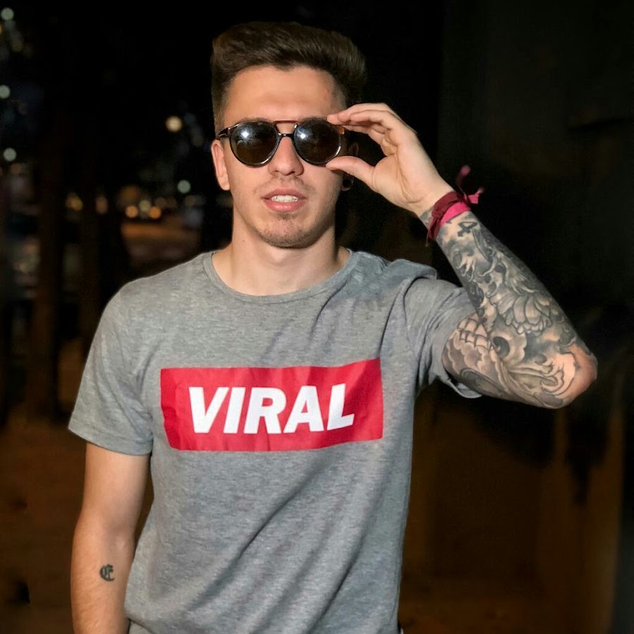Pato Viral - YouTube