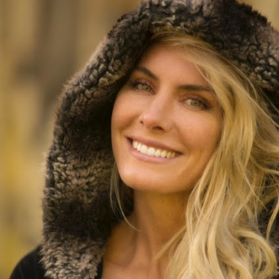 Kelly Greyson - YouTube