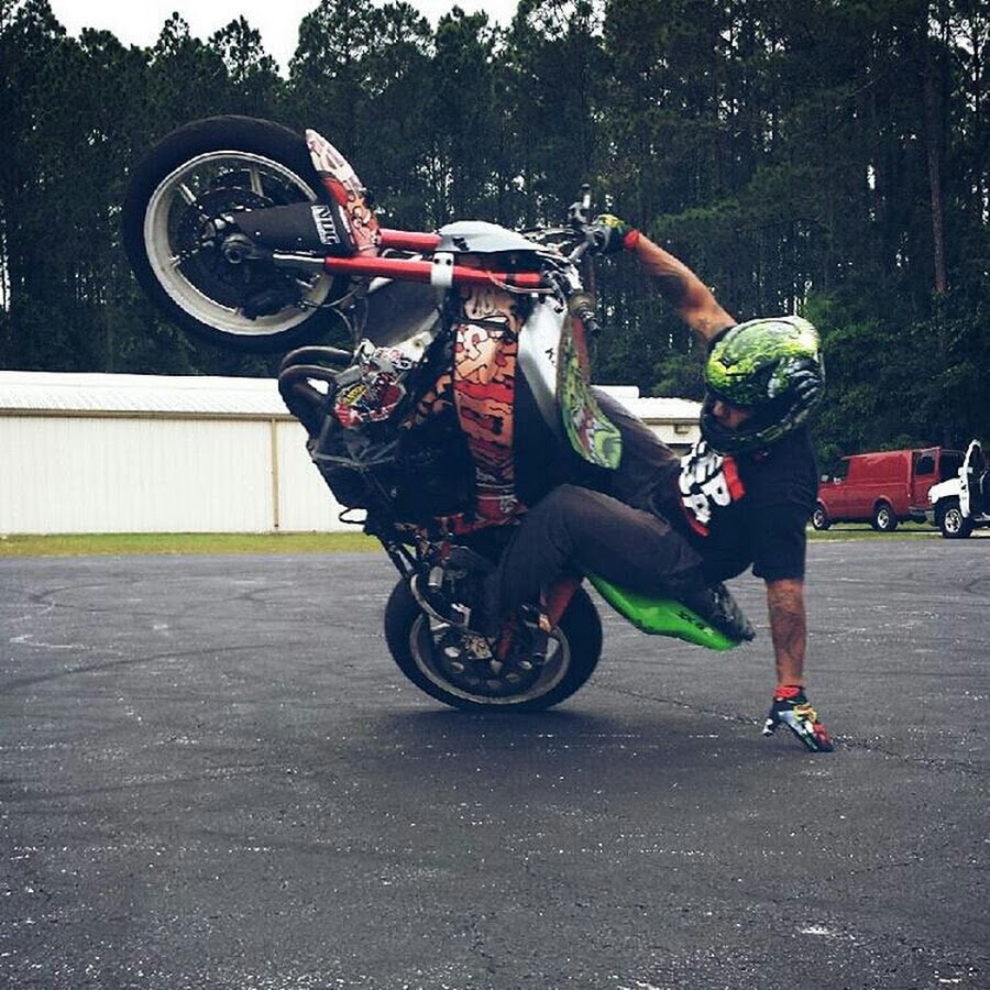 Moto Grau - YouTube