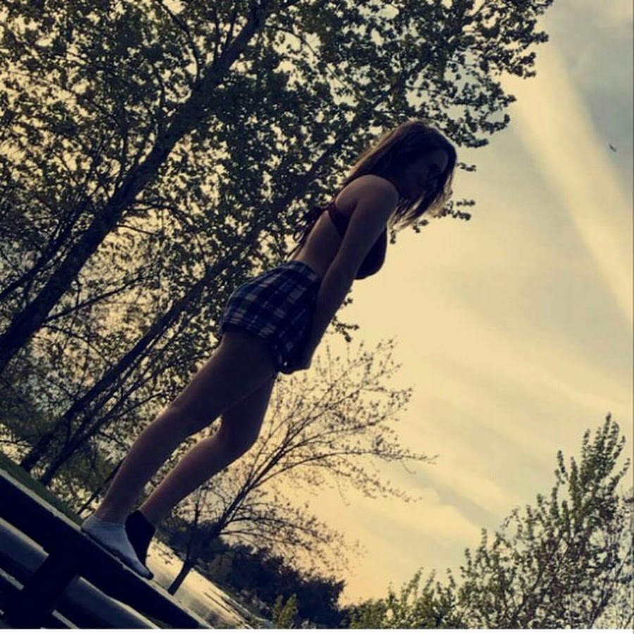 izzy davis - YouTube