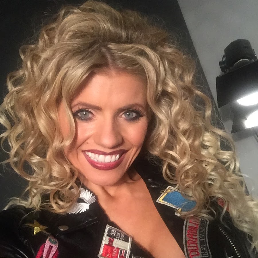 Kelly Smiley - YouTube