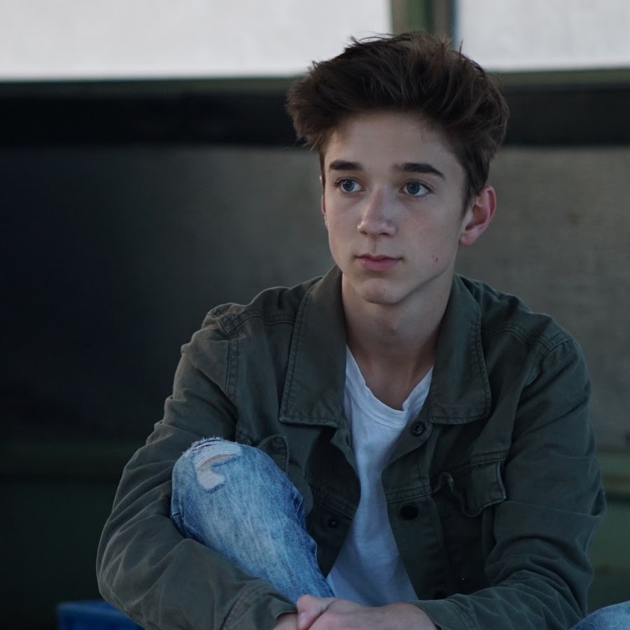 Daniel Seavey - YouTube