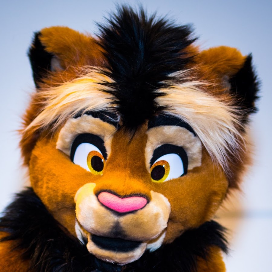 Kitwana Lion - YouTube