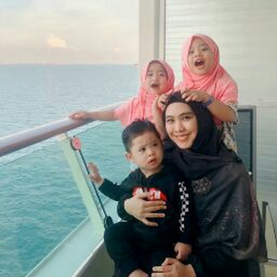 Maryam Abdullah - YouTube