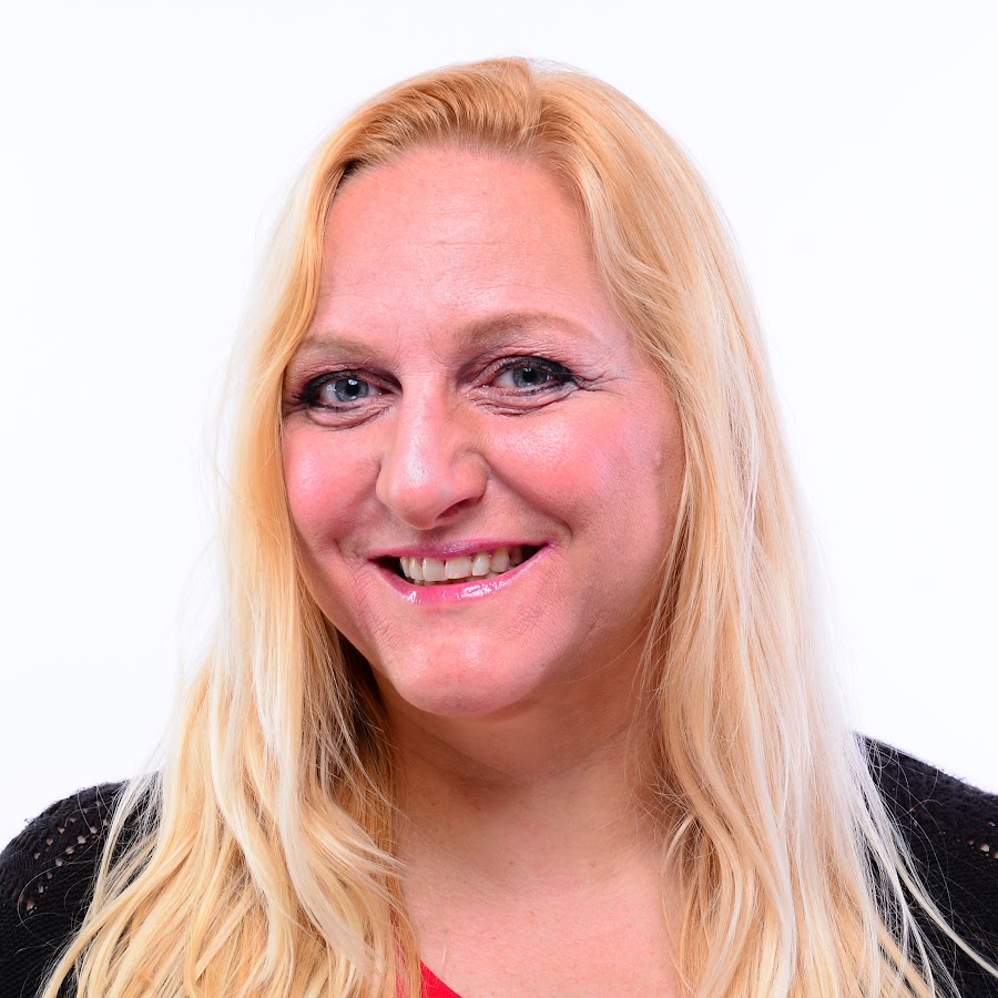 Nicole Holt - YouTube