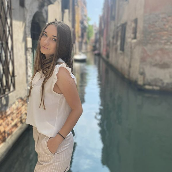 Post from Alexandra Parasca - Singer