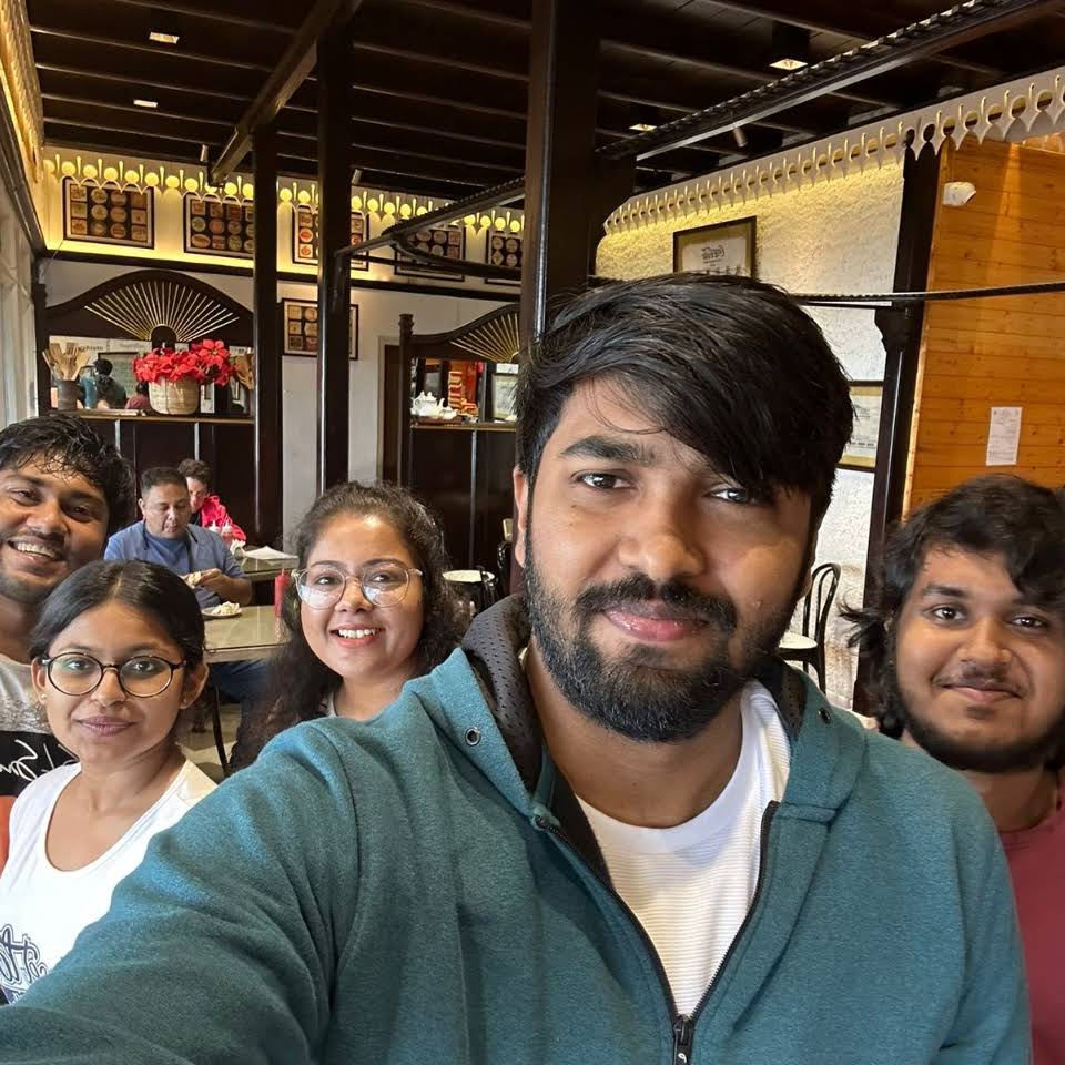 Post from RANDOM VLOGGERZ