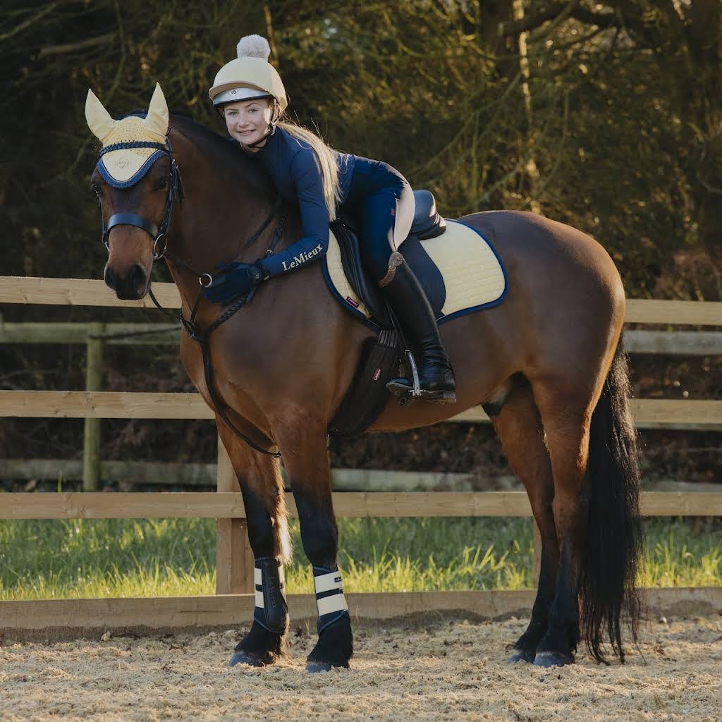 Post from Harlow Luna white Equestrianism Xxxb