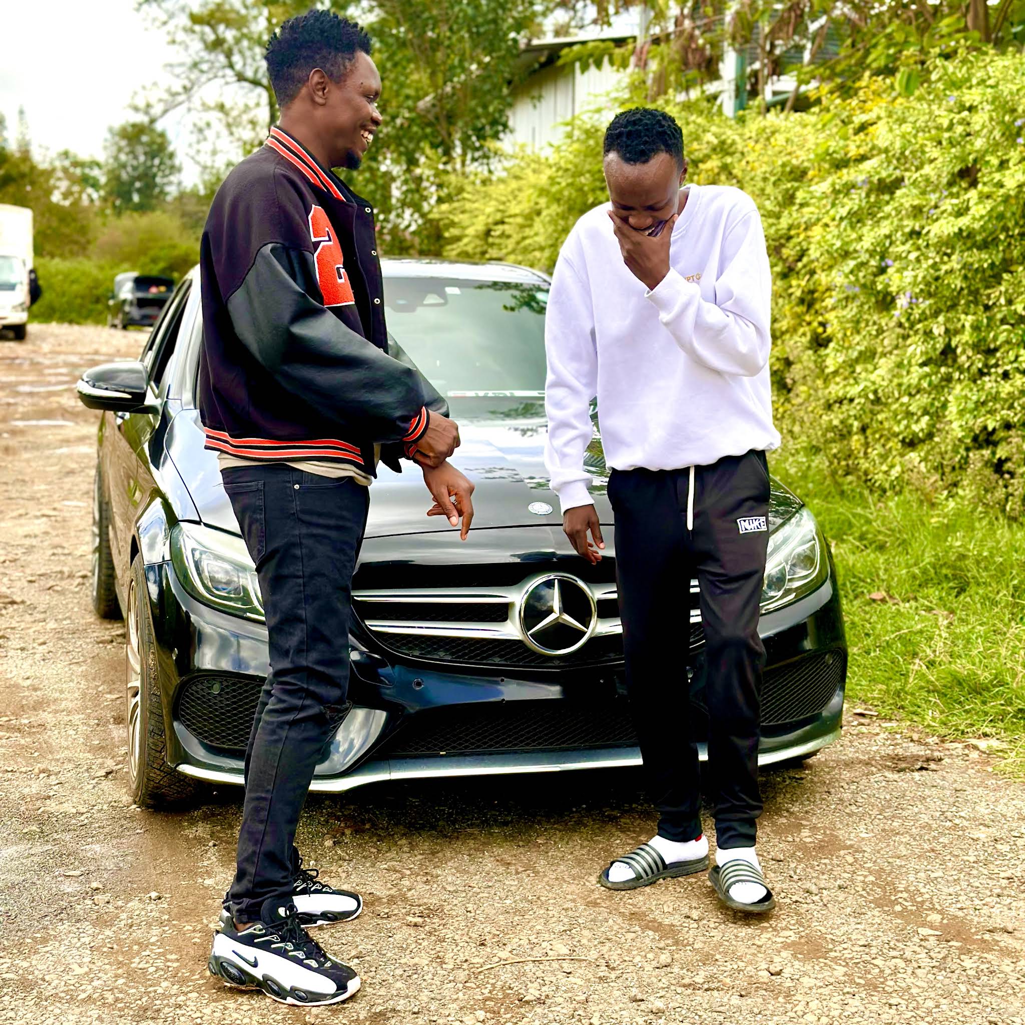 Post from EVERYTHING CARS WITH 2MBILI