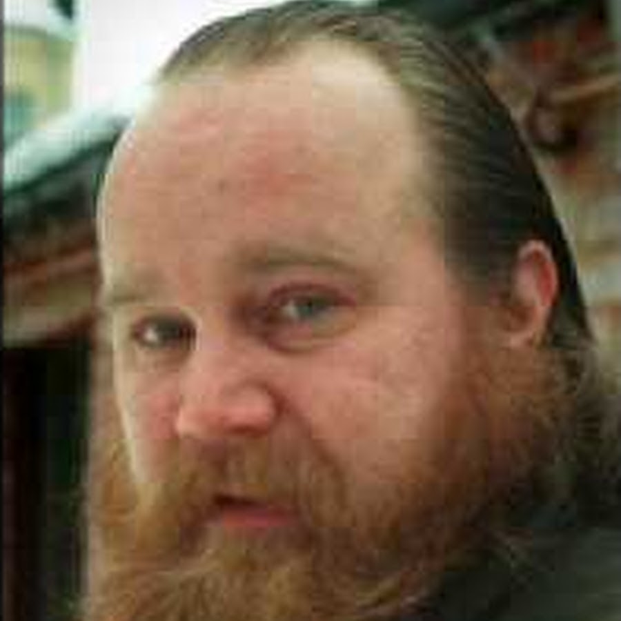 Leevi & The Leavings - Topic - YouTube