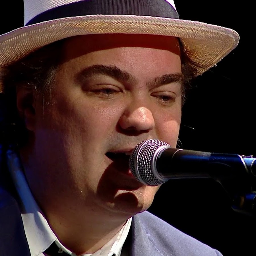 Daniel Jobim - Topic - YouTube