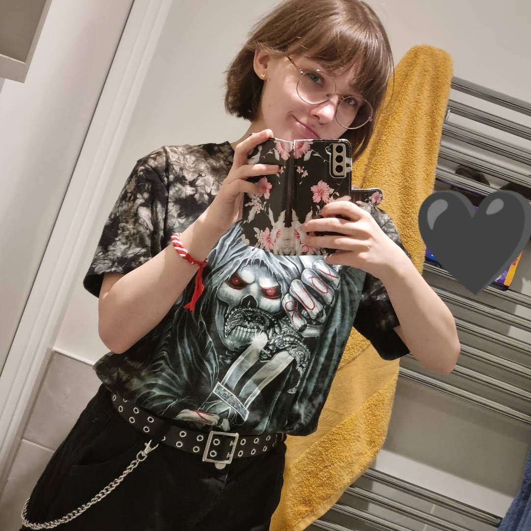 Post from HappyLikeAwall