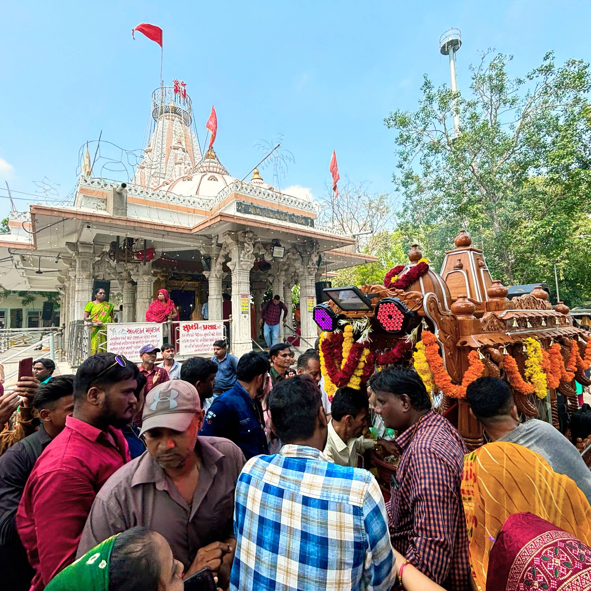 Post from AMRATBAPA MELDI MAA [MOTI KHADOL]