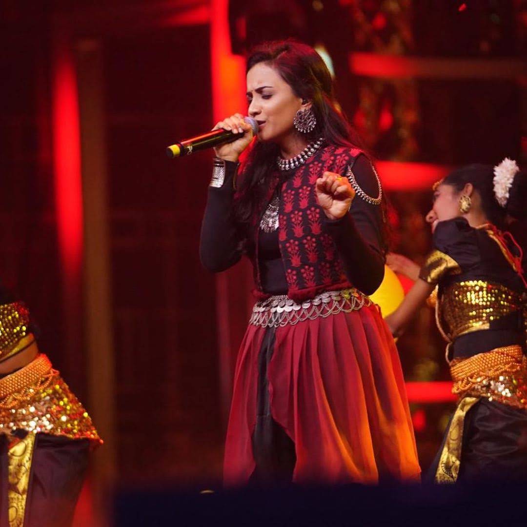 Post from manasi super Singer