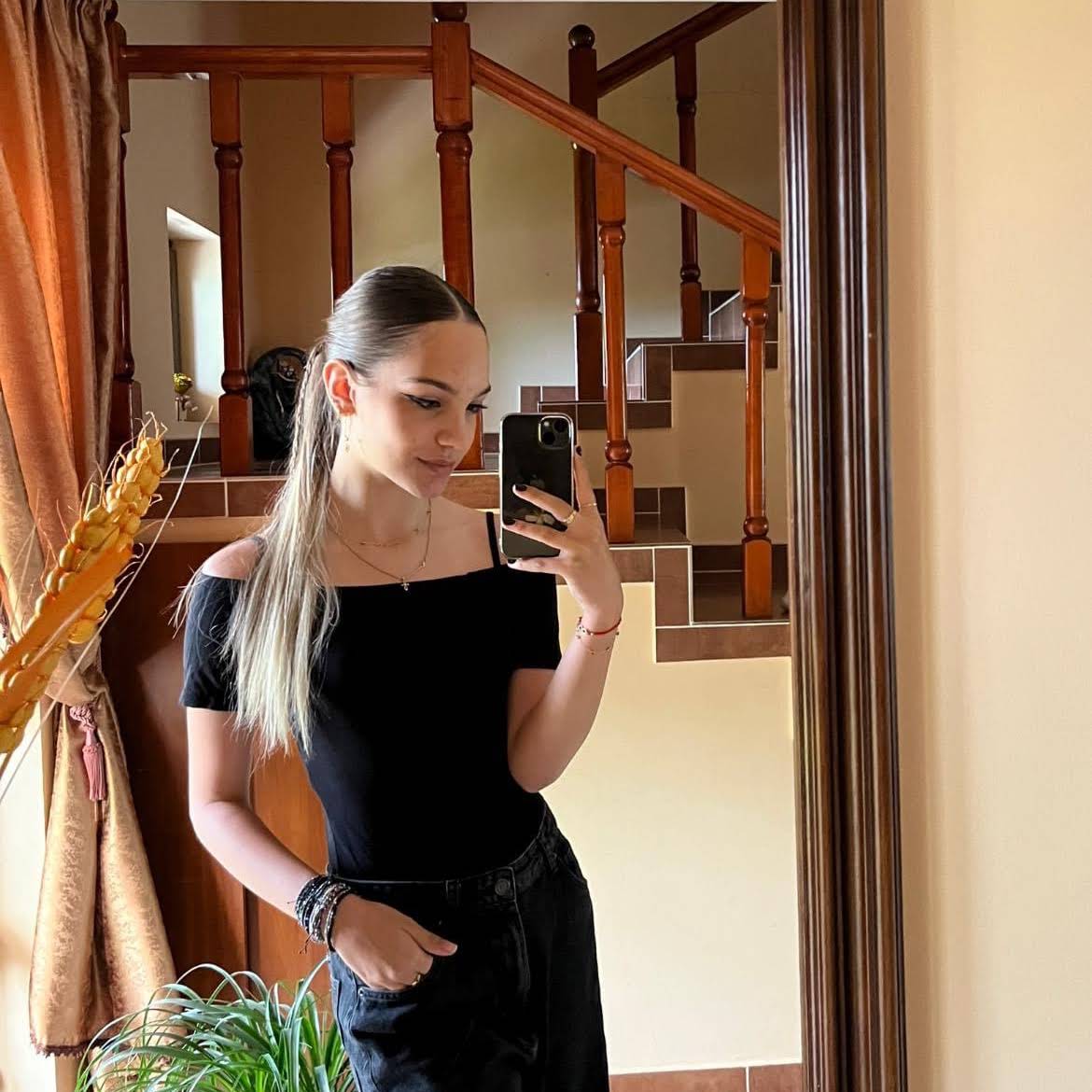 Post from Lorena Bulei - Singer