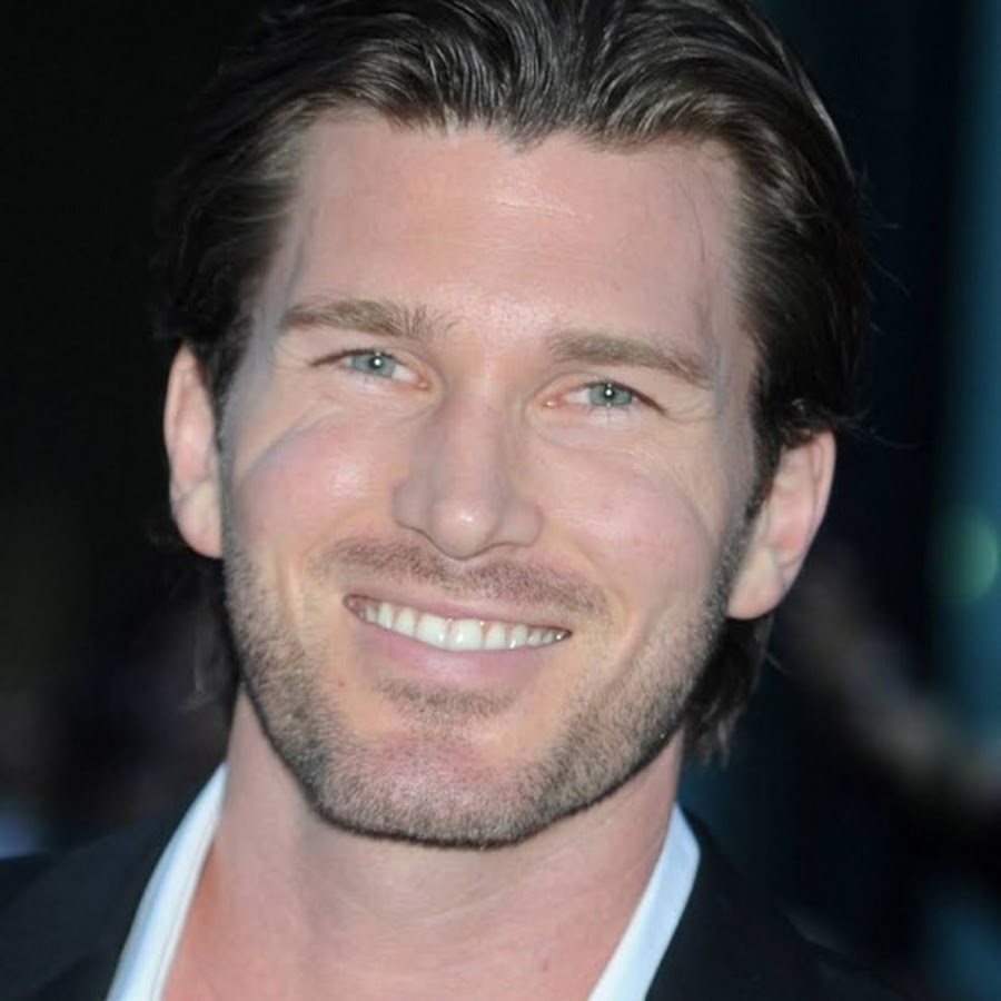 Christopher Russell - Topic - YouTube