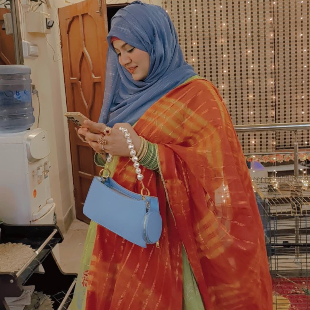 Post from Amber Naz OFFICIAL