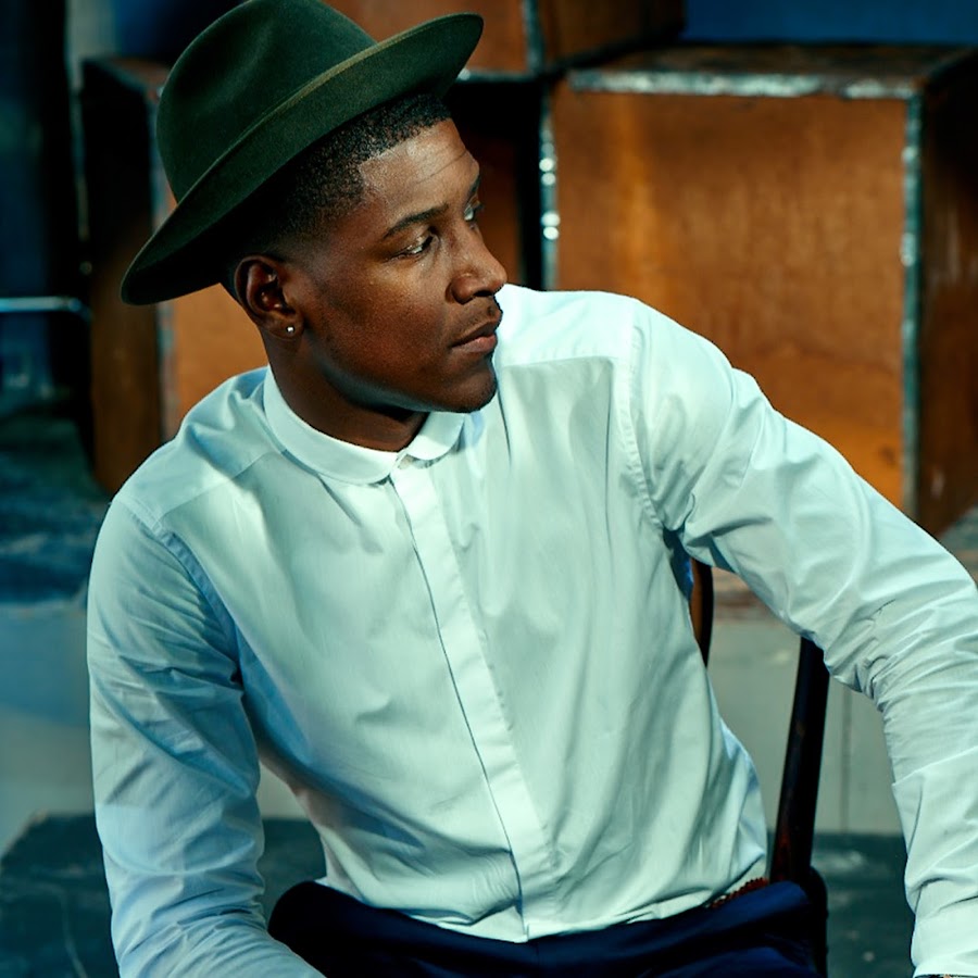 Labrinth - Topic - YouTube