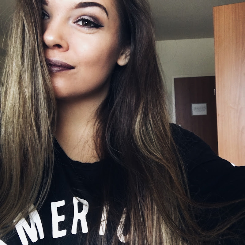 Home | chloehalpin.com