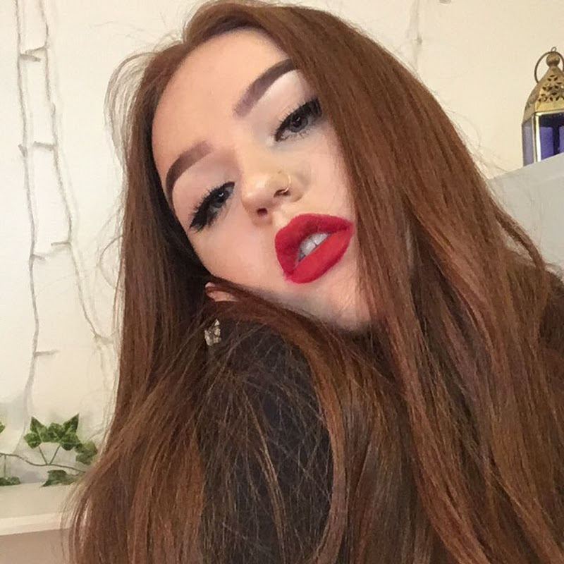 Eleanor Neale Net Worth & Earnings (2023)