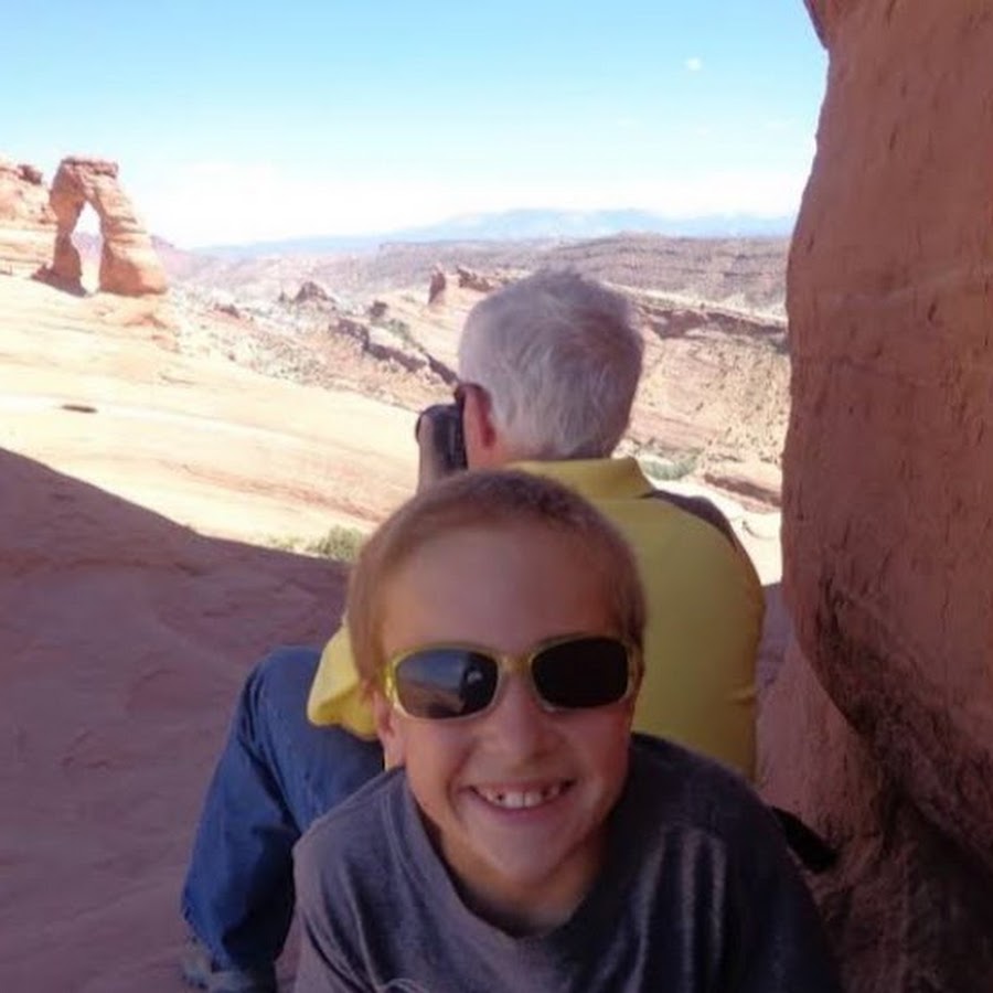 AKedOLQS165TUdSXQnQELpd4VVPbB9cYKxoI6GZaY3kBeA=s900-c-k-c0x00ffffff-no-rj