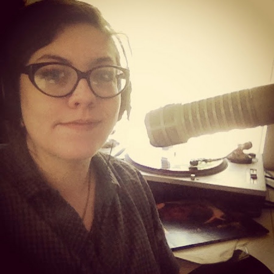 AKedOLQg-2ih68kmMmlpAe-9LXOBK7mszTueAyG4LcRXeA=s900-c-k-c0x00ffffff-no-rj